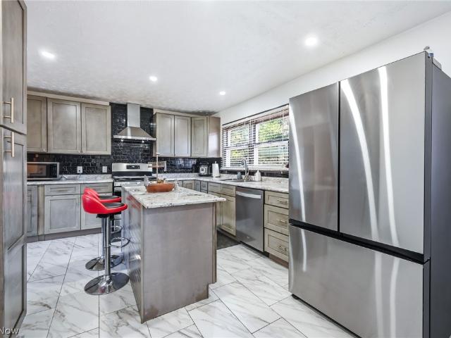 510 W Regency Circle