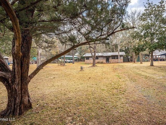 510 Ward Ave, Ocean Springs, MS 39564