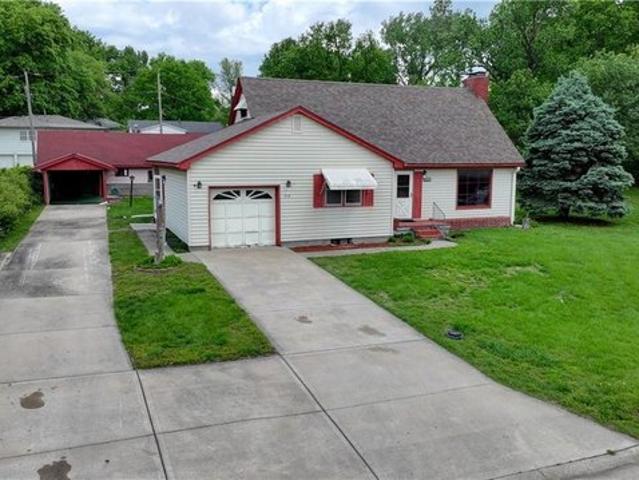 510 Vilas St, Leavenworth, KS 66048