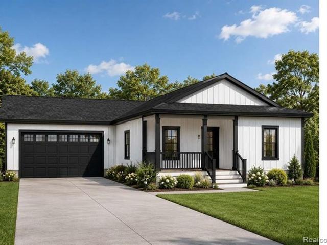 5114 Hawthorn Rd, Brown City, MI 48416
