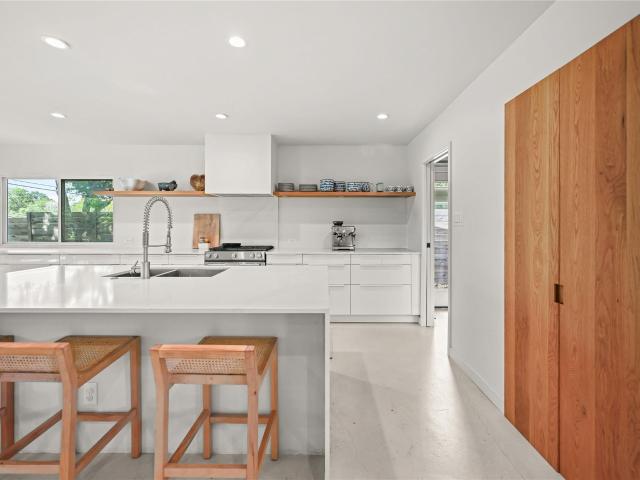 5115 Creekline Dr