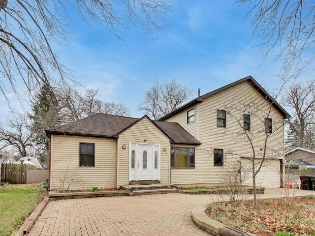 5115 Parkview Dr, McCullom Lake, IL 60050 | MLS #12597 | Compass
