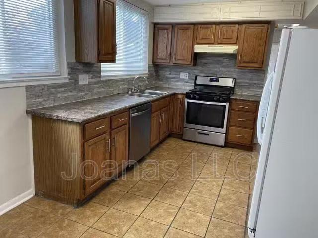 51166394 1043 Richland St