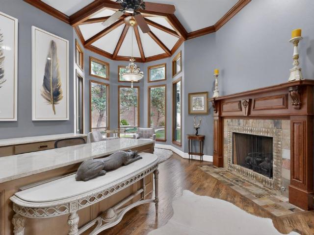 5116 Meadowlark Drive