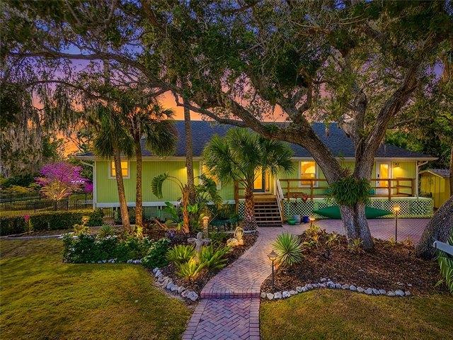 5116 Admiral Pl, Sarasota, FL 34231