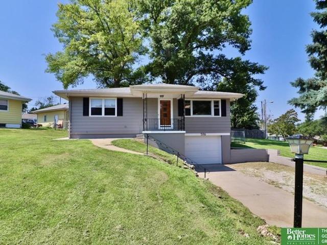 5116 Fay Blvd, Omaha, NE 68117