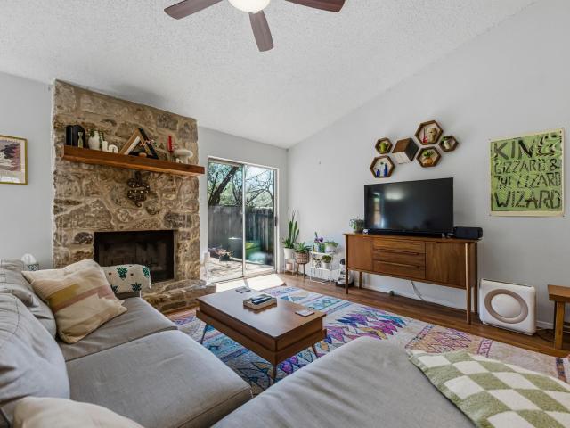 5116 Ganymede Dr