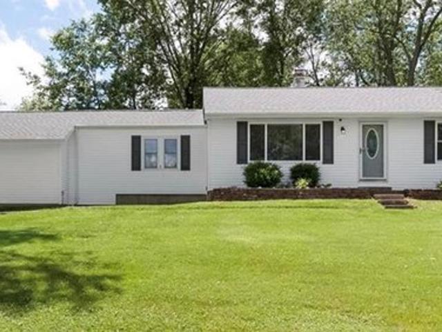 5116 Kempf Dr, Mehlville, MO 63128