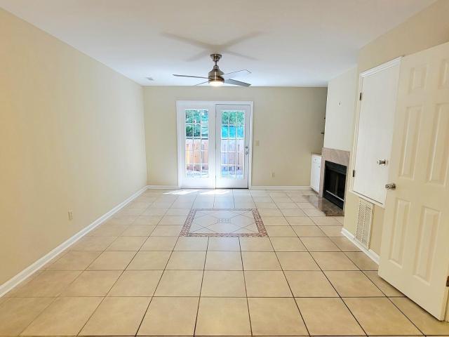 5116 Lamppost Circle