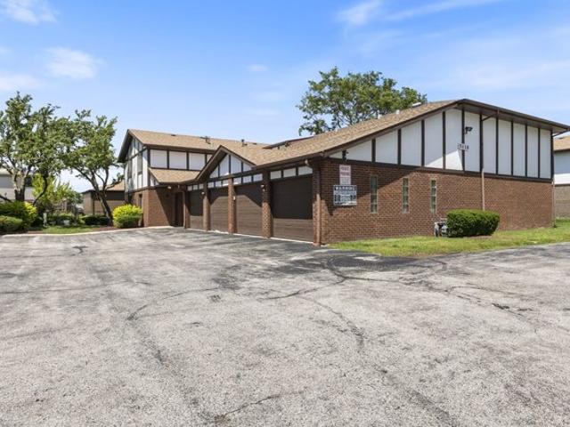 5116 W 122nd St Apt 2A, Alsip, IL 60803