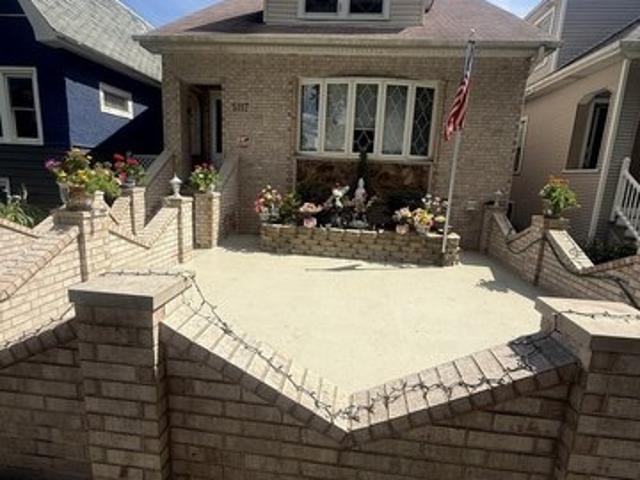 5117 N Kolmar Ave, Chicago, IL 60630