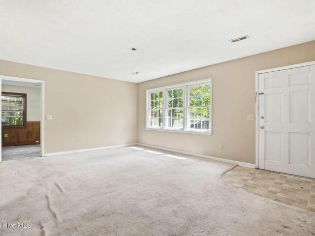5117 Chaucer Drive