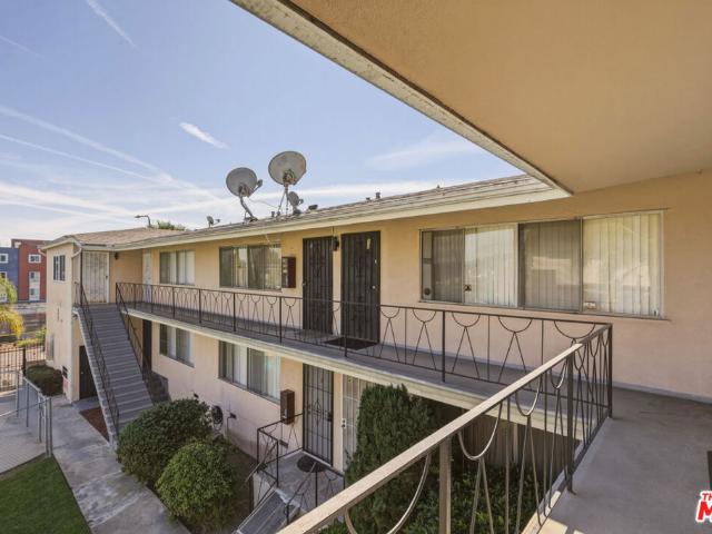 5117 Crenshaw Boulevard 12