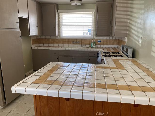 5117 E Flagstone