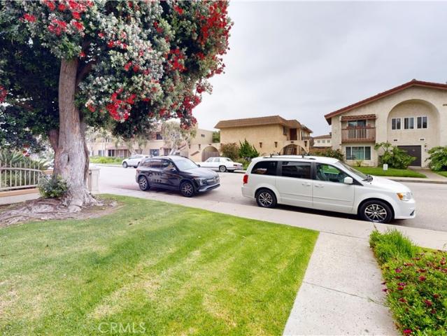 5117 W Wooley 1