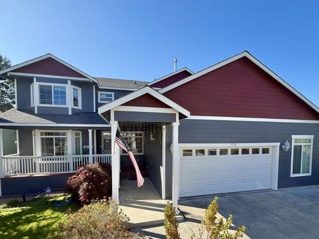 5118 Cherry Blossom Ln, Klamath Falls, OR 97601