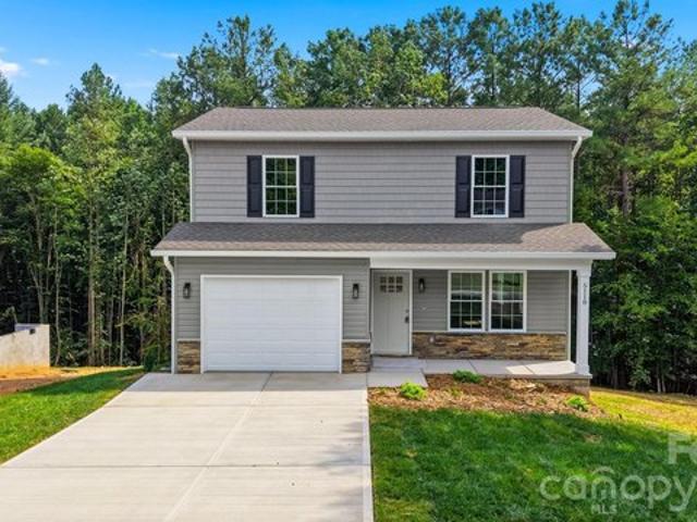 5118 Hanging Rock Ct, Hickory, NC 28601