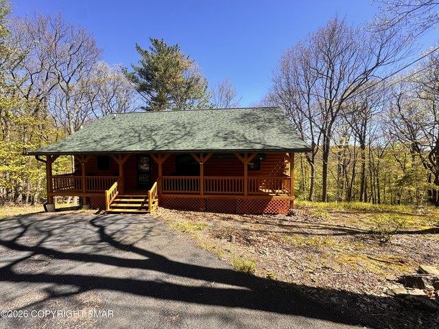 5119 Pocono Park Ln, Swiftwater, PA 18370