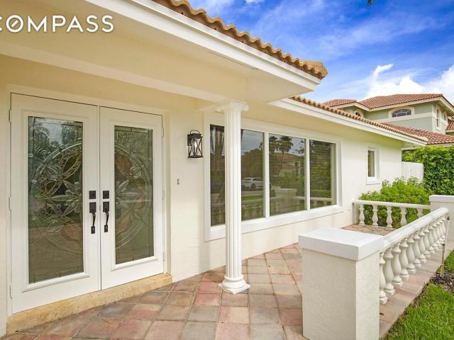 5110 NE 30th Ave, Lighthouse Point, FL