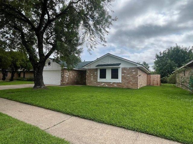 5111 Maple Dr, Baytown, TX 77521