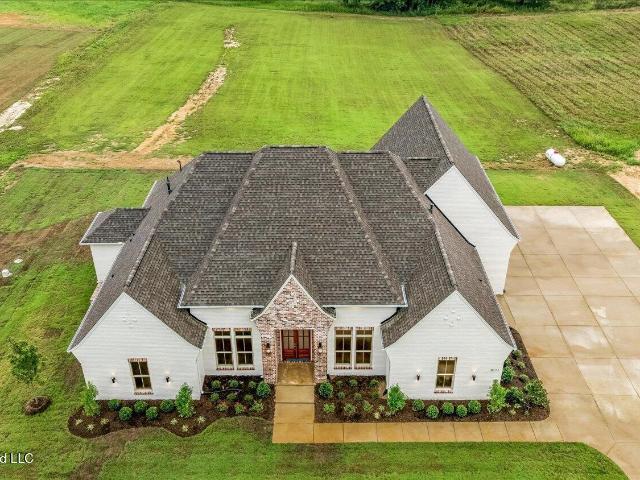 5111 Old Barn Cove