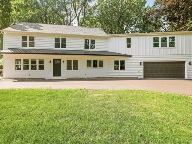 5111 Colonial Dr, Golden Valley, MN 55416