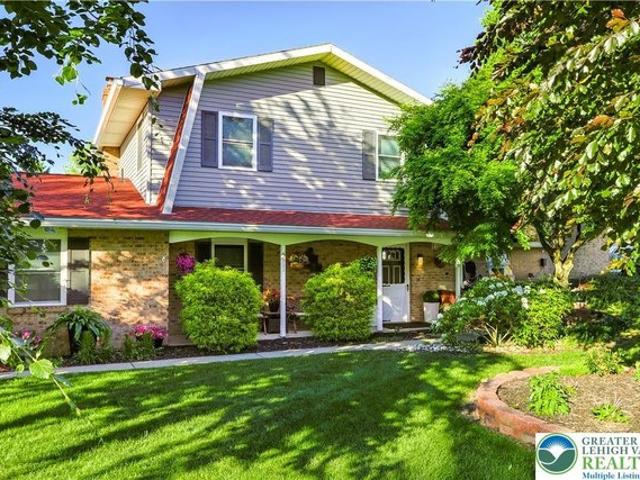 5111 Donna Dr, North Whitehall Township, PA 18037