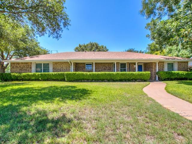 5111 Green Valley Trl, San Angelo, TX 76904