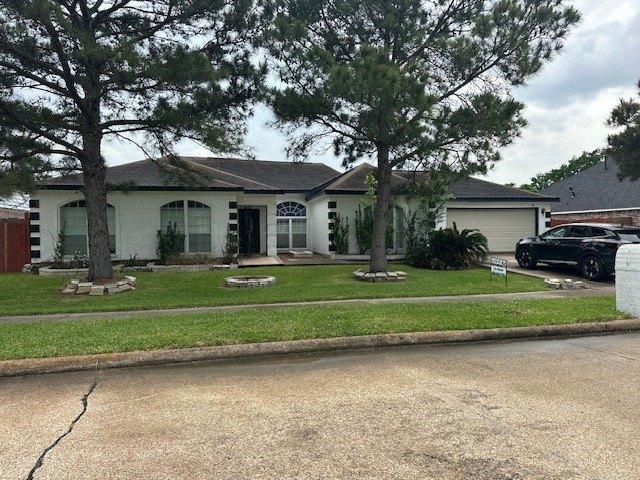 5111 Shirley St, Baytown, TX 77521