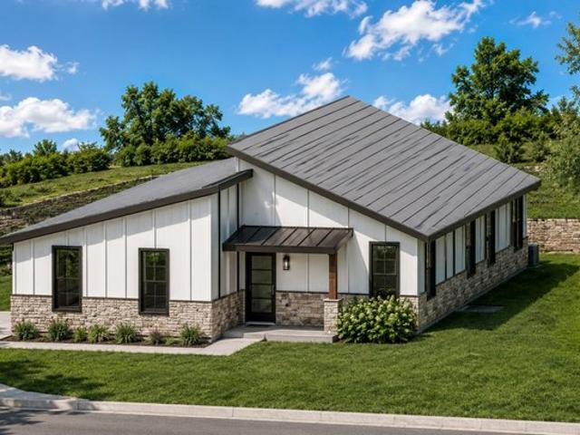 5111 Waterfield Dr, Granbury, TX 76048