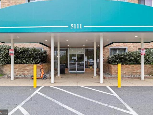 5111 8th Rd S #107, Arlington, VA 22204