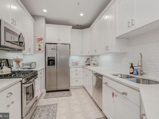 5112 Knapp Place