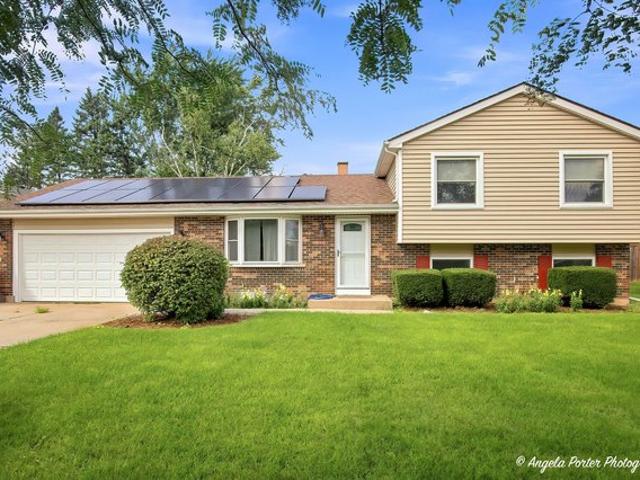 5112 W Greenbrier Dr, Mchenry, IL 60050