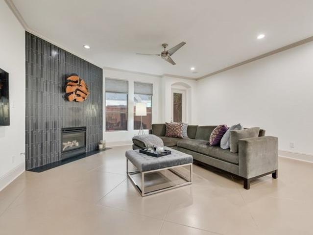 5113 Vandelia St, Dallas, TX 75235