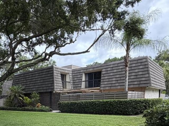 511 5th Ter, Palm Beach Gardens, FL 33418