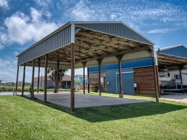 511 County Road 202, Sargent, TX 77414