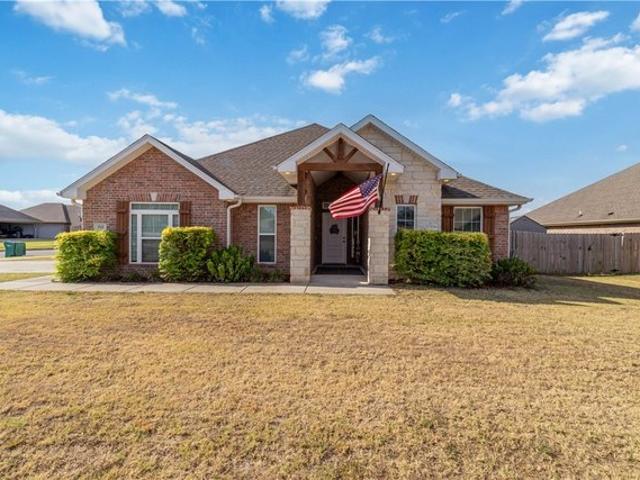 511 Cortland St, Centerton, AR 72712