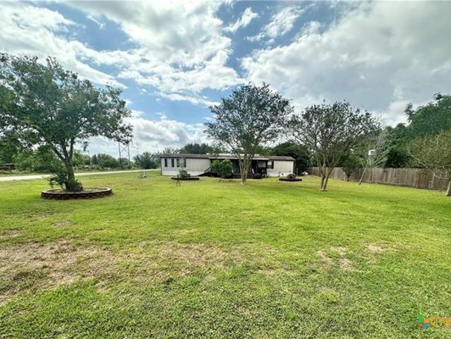 511 Crestview Dr, Victoria, TX 77905