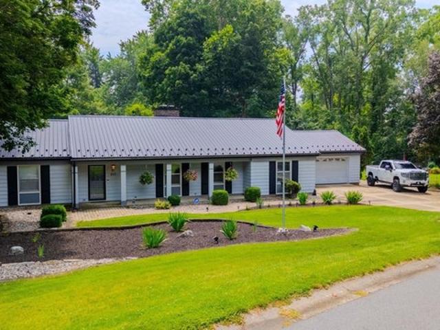 511 Crown Hill Dr E, Wabash, IN 46992