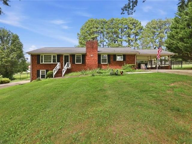511 Croydon Ln, Winston Salem, NC 27107