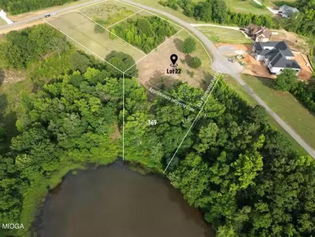 511 BLUEWATER BAY DR, MACON, GA 31220 Single Family Residence.
