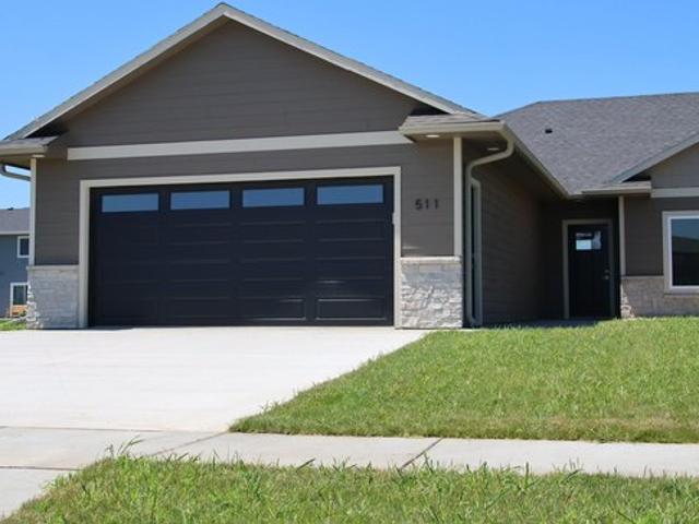 511 Bunyan Dr, Harrisburg, SD 57032