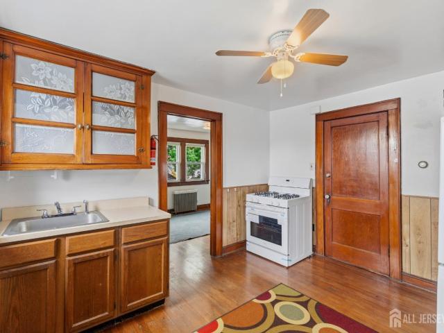 511 Garden Avenue 2