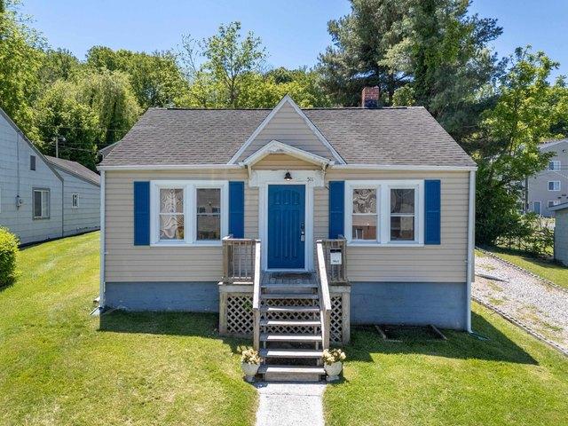 511 Davis St, Radford, VA 24141