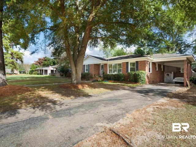 511 E Barksdale Drive
