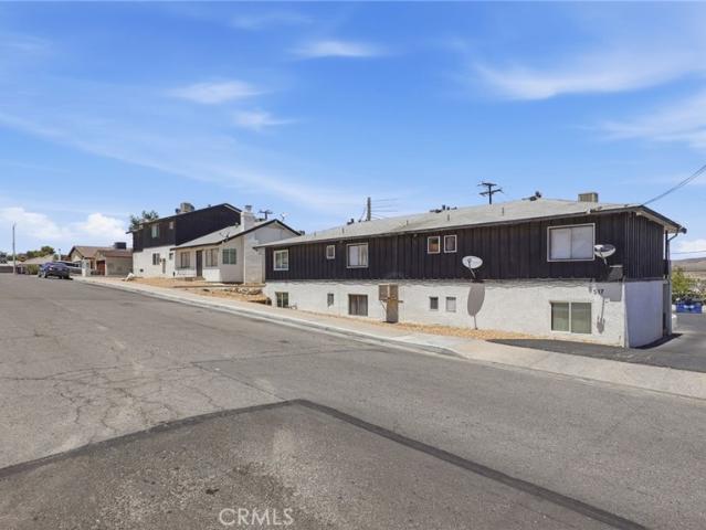 511 E Fredricks