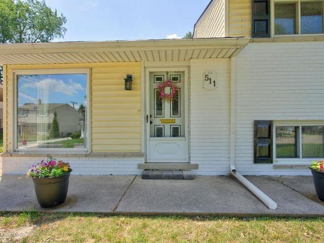 511 Kinross Avenue