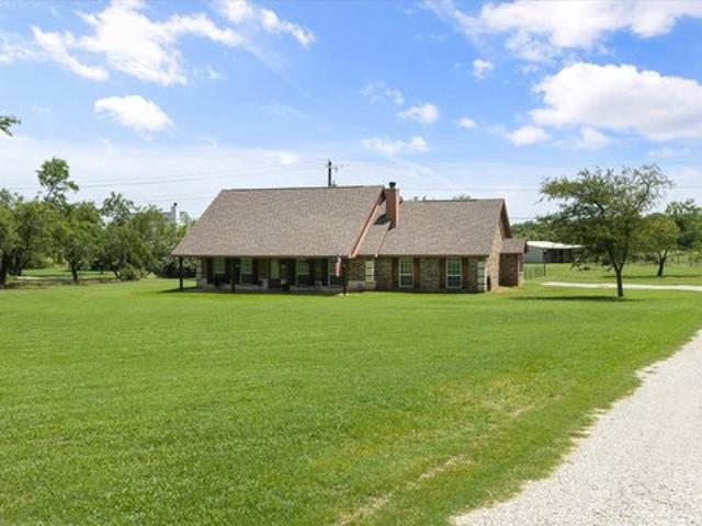511 Highland Rd, Springtown, TX 76082