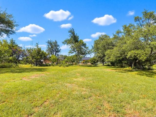 511 Oracle Dr, San Antonio, TX 78260