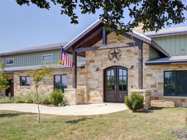 511 Lets Roll Dr, Fischer, TX 78623